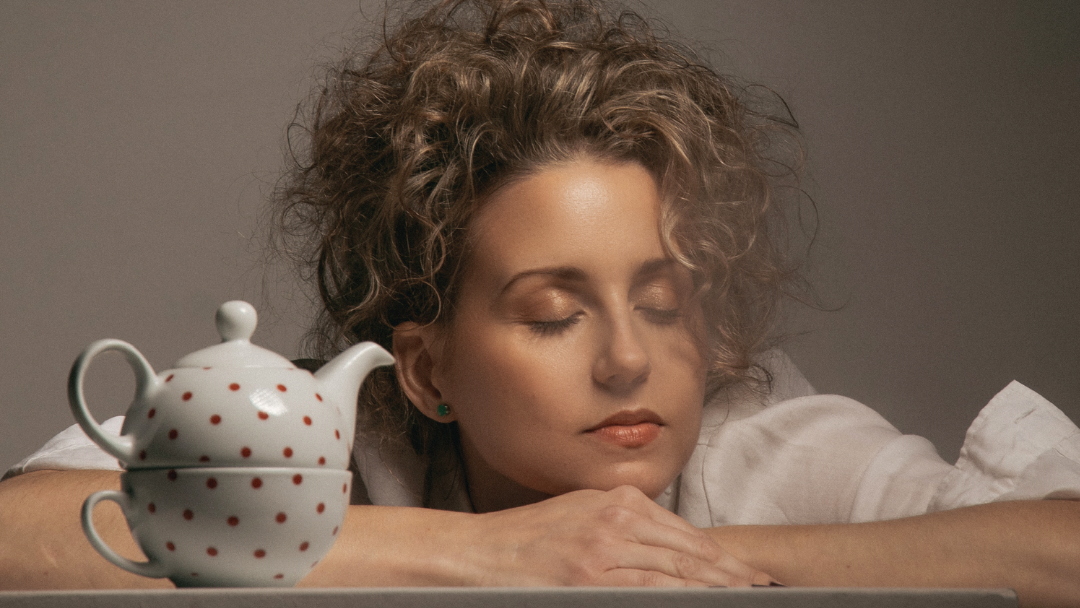 La cantautora y pianista argentina Renee presenta su segundo disco ...